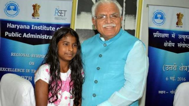 Janhavi Panwar a 12 years old Haryana GIrl Can Speak 5 languages and 9 ...